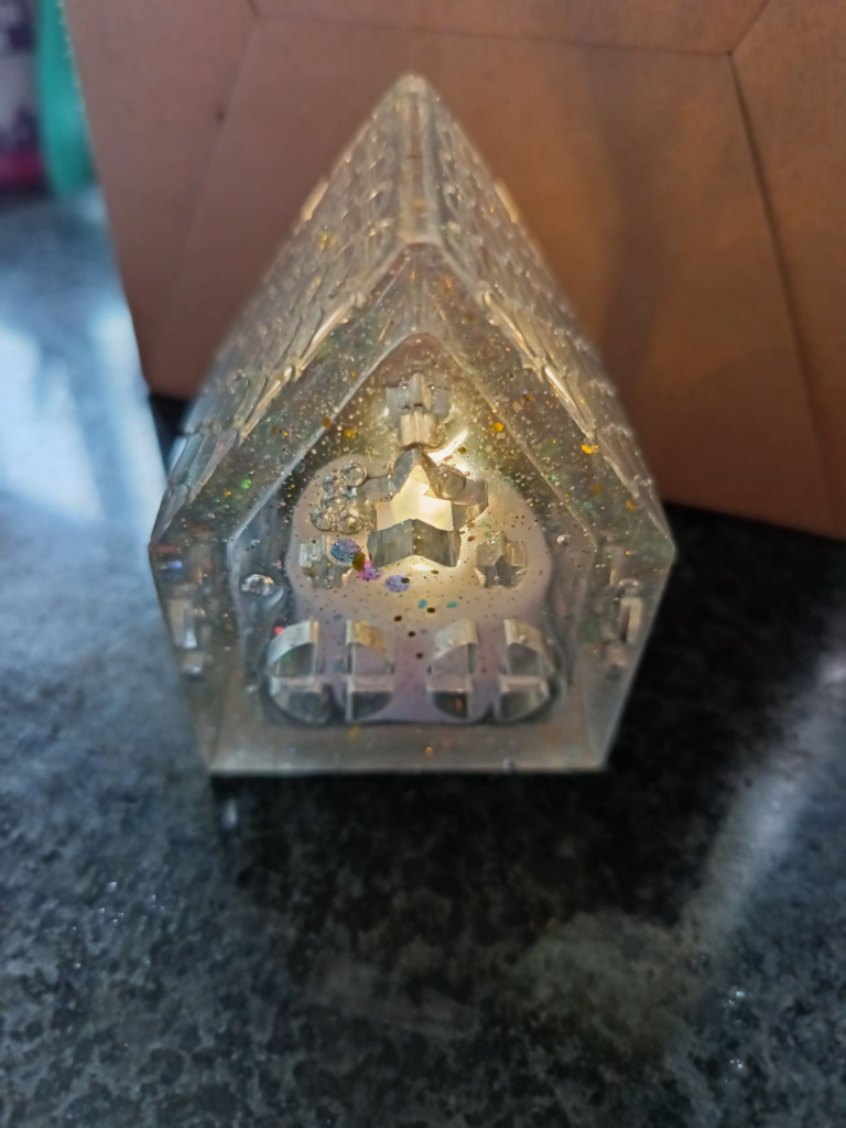 small resin houses - Tara's Creations
